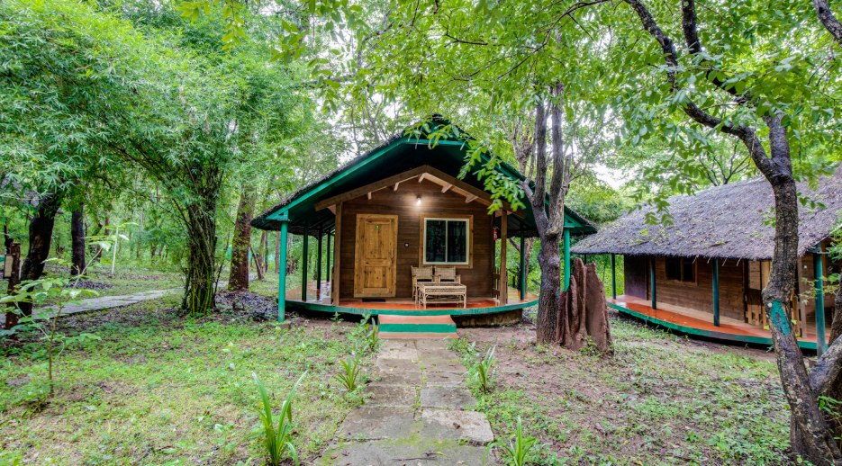 Explore Mandagadde Bird Sanctuary | Jungle Lodges and Resorts Stay
