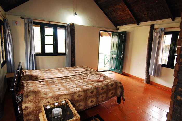 Experience the Best of Dhondenling – Monasteries, Stays & Scenic Beauty